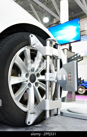 Wheel clamp of automotive diagnostic and analysis system for car Stock ...