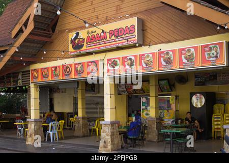 Malaysia, Melaka, Malacca, restaurant, people, women Stock Photo - Alamy