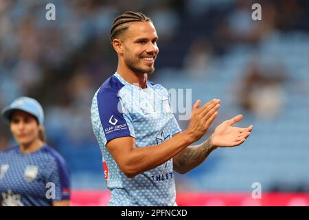 Jack Rodwell of Sydney FC warms up before the match between Sydney FC ...