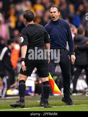Assistant referee Gary Beswick during the Premier League match at ...