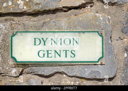 A Toilet sign in english and welsh Stock Photo - Alamy