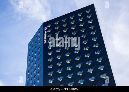 A Premier Inn hotel in Cardiff City Centre Stock Photo - Alamy