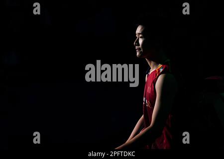 China's Li Shi Feng walks out to play Denmark's Anders Antonsen during ...
