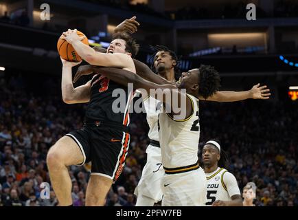 Missouri guard Aidan Shaw (23) drives against Vanderbilt guard Tyler ...