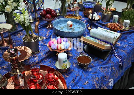 Haft-sin Iranian new year Nowruz tablespread Stock Photo - Alamy