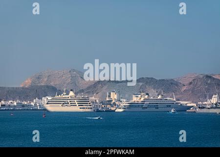 Cruise ships in the harbor, Muttrah, Muscat, Oman Stock Photo - Alamy