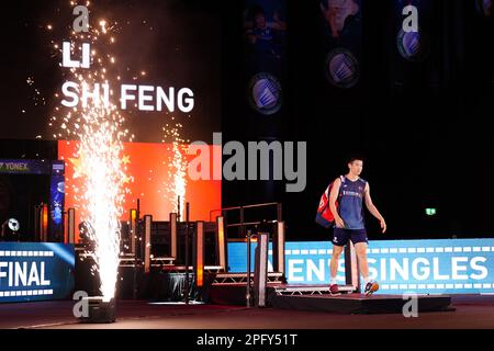China's Li Shi Feng walks out to play Denmark's Anders Antonsen during ...