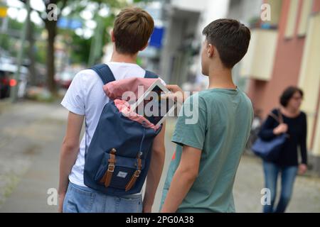 Symbol photo, pickpocketing Stock Photo - Alamy