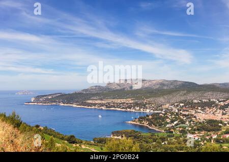 Scenic view over fisher village Cassis in Southern France from ...