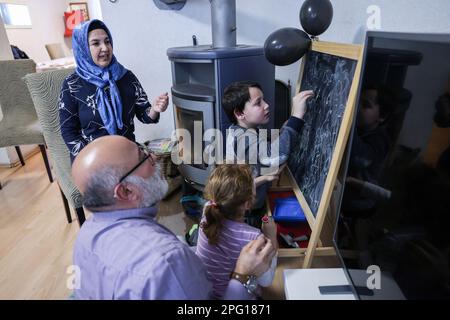 Duisburg, Germany. 15th Mar, 2023. The foster family with mother Sultan ...