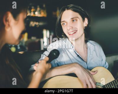interview famous publicity celebrity lifestyle Stock Photo - Alamy