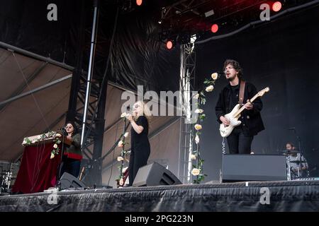 Georgie Fuller, left, and Will Turner of The Heavy Heavy perform at ...