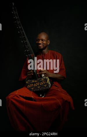 Traditional African Musical Instrument Stringed Playing Stock Photo - Alamy