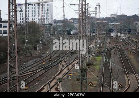 Equal systems and overhead lines at Essen Central Station, feature ...