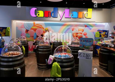 CANDYLAND SWEET CANDIES INSIDE THE FASHION STORE Stock Photo - Alamy