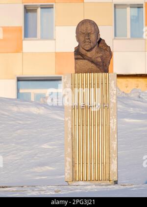 Bust of Lenin. Russian coal mining town Barentsburg at fjord ...