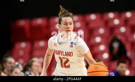 Maryland guard Elisa Pinzan (12) in action in the second half of a ...