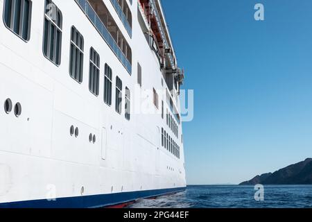 Cruise ship side view Stock Photo - Alamy