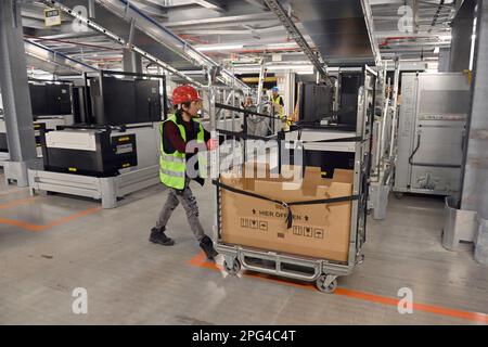 Deutsche Post DHL puts Germany's largest parcel location into operation ...