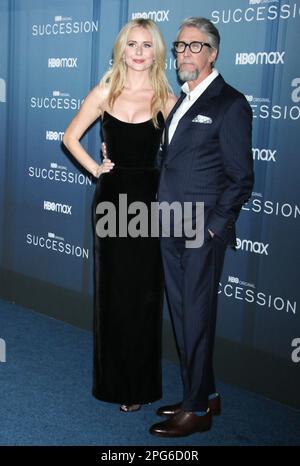 USA. Justine Lupe and Alan Ruck in the ©HBO TV show: Succession -season ...