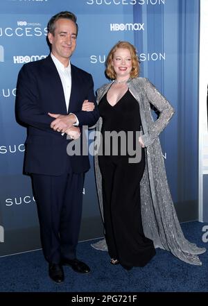 USA. Sarah Snook and Matthew Macfadyen in the ©HBO TV show: Succession ...