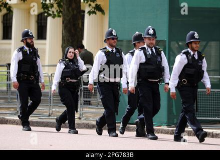 File pics shows: Met Police in the Mall including a female muslim ...