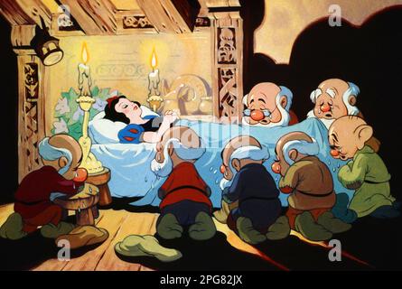 SNOW WHITE AND THE SEVEN DWARFS(1937) ANIMATED SSNW 001CP CREDIT DISNEY ...