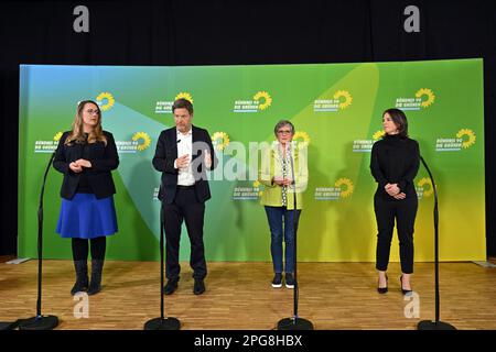 21 March 2023, Thuringia, Weimar: Katharina Dröge (l-r, back ...