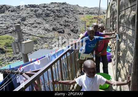 KENYA, Nairobi, Korogocho slum, houses close to Dandora waste dumping ...