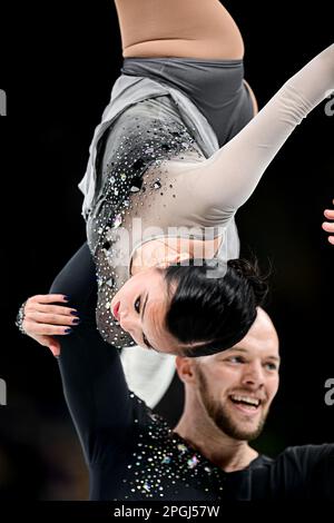 Ellie KAM & Danny O'SHEA (USA), during Pairs Short Program, at the ISU ...