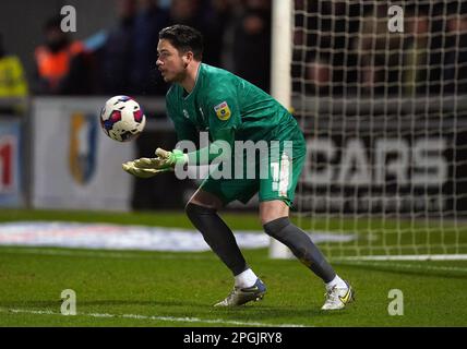 Grimsby Town goalkeeper Christy Pym (1) applauds the fans after the ...