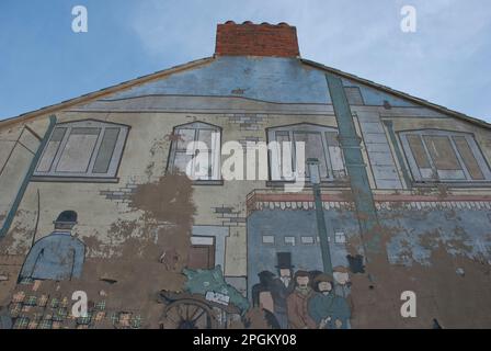 The mural of Swindon Junction Station, on the end of a terraced house ...