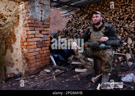 Portable anti-aircraft missile system. Beige MANPADS. Image isolated on ...