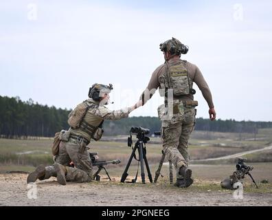 Competitors in the United States Army Special Operations Command ...