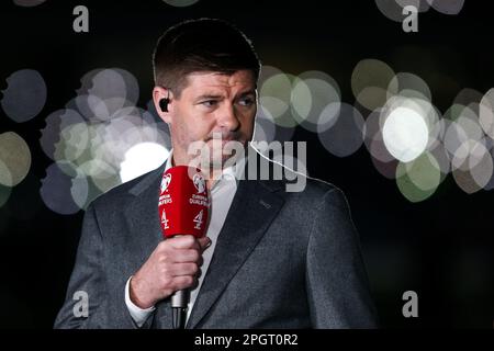 Steven Gerrard, England TV commentator Stock Photo - Alamy