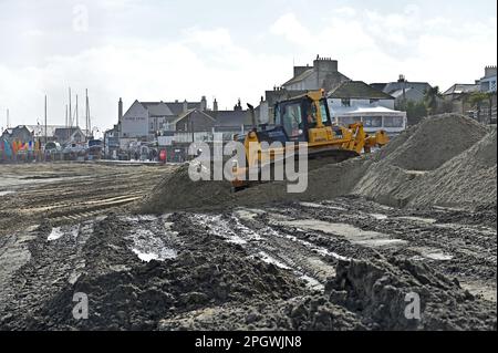 Lyme Regis, UK. 24th Mar, 2023. Between heavy stormy weather at Lyme ...