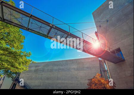 Airlift and concrete facade, Technical University of Munich. TUM ...
