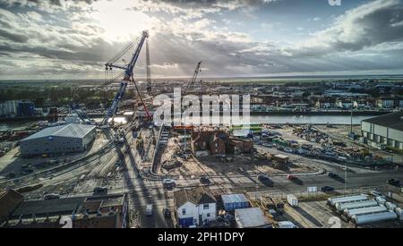 Matador 3 floating crane towers over Great Yarmouth port as it lifts ...