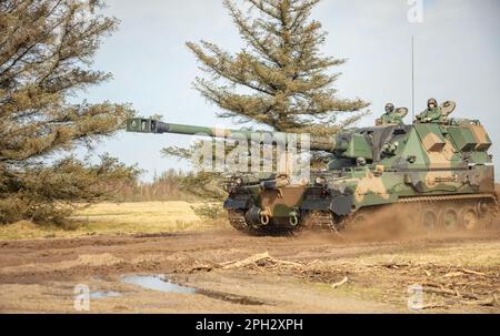 Polish soldiers maneuver an AHS Krab, a self-propelled tracked gun ...