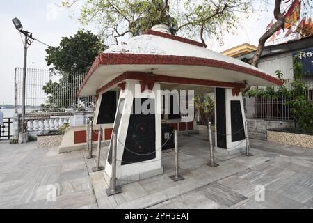 Samadhi Memorial of Rabindranath Tagore. Nimtala crematorium, Kolkata ...