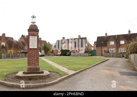 Memorial to Lady Weaver, Kathleen Purcell, Purcell's Close, homes built ...