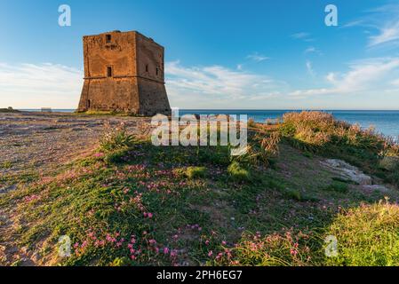 The Saracen tower of Pozzillo, Sicily Stock Photo - Alamy