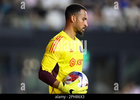 Inter Miami goalkeeper Drake Callender (1) grabs the ball near the goal ...