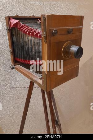 Old camera from the late 1800s Stock Photo - Alamy