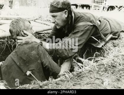 Actors Gene Hackman, Kelly Yunkerman, Patrick Swayze, Fred Ward and ...