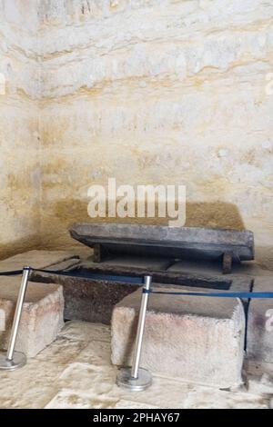 The sarcophagus inside the burial chamber of the Pyramid of Khafre at ...
