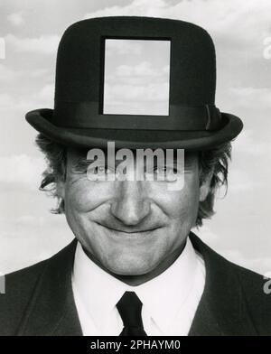 ROBIN WILLIAMS in TOYS (1992), directed by BARRY LEVINSON. Credit: 20TH ...