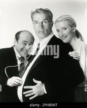 DANNY DEVITO, ARNOLD SCHWARZENEGGER, EMMA THOMPSON, JUNIOR, 1994 Stock Photo - Alamy