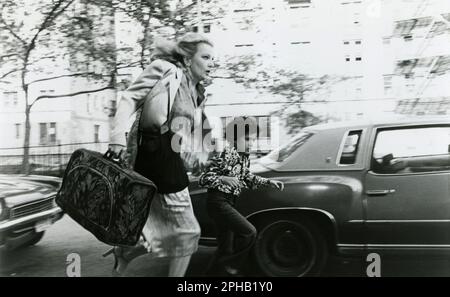 GLORIA, John Adames, Gena Rowlands, 1980 Stock Photo - Alamy