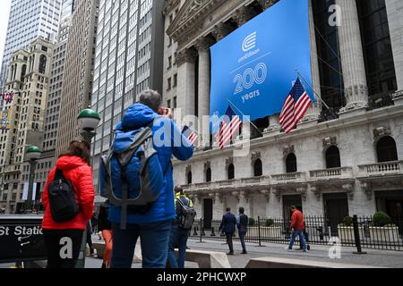 'Con Edison 200 Years' signage outside the New York Stock Exchange ...